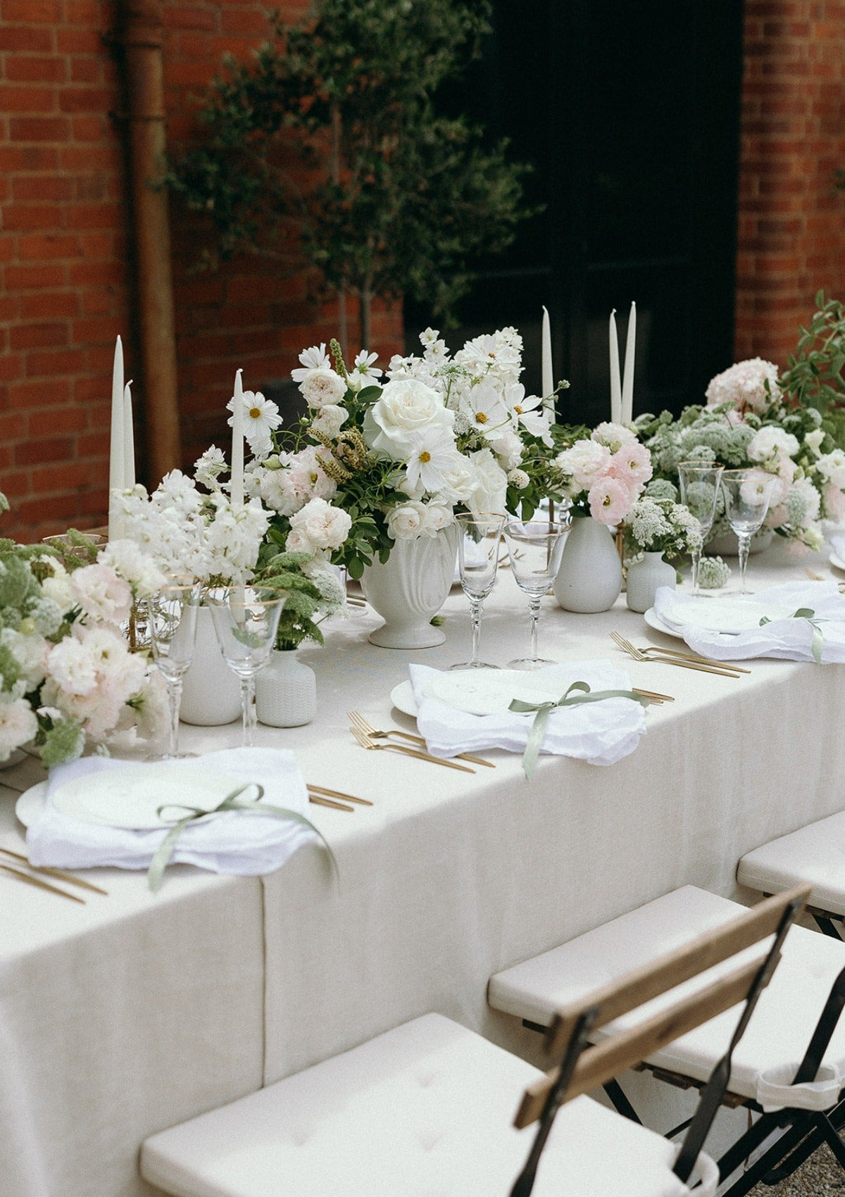 Waving white napkins at wedding | Honestweddingadvice.com