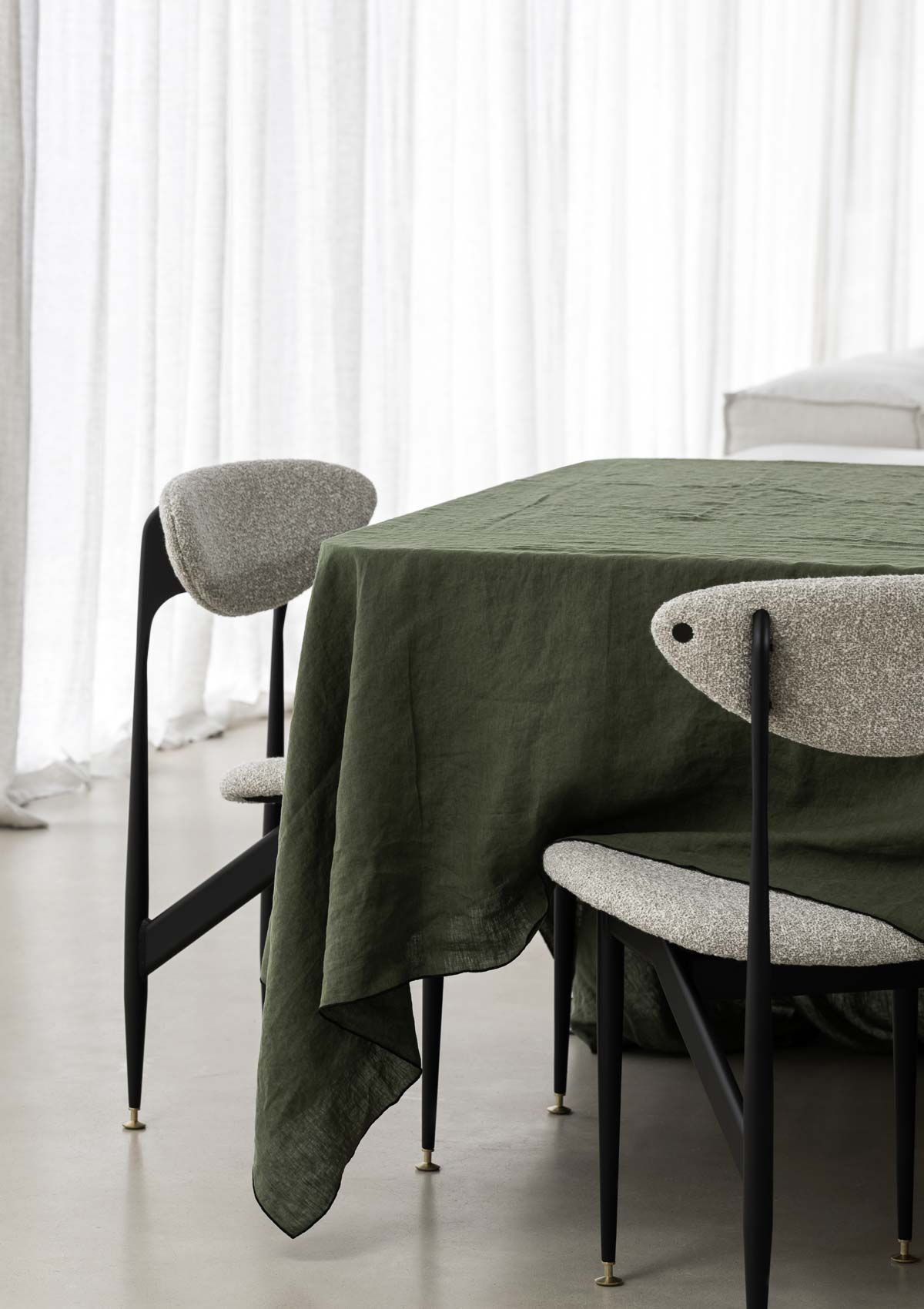 Amara Stitch 100% Linen Tablecloth | Forest Green – RENDR
